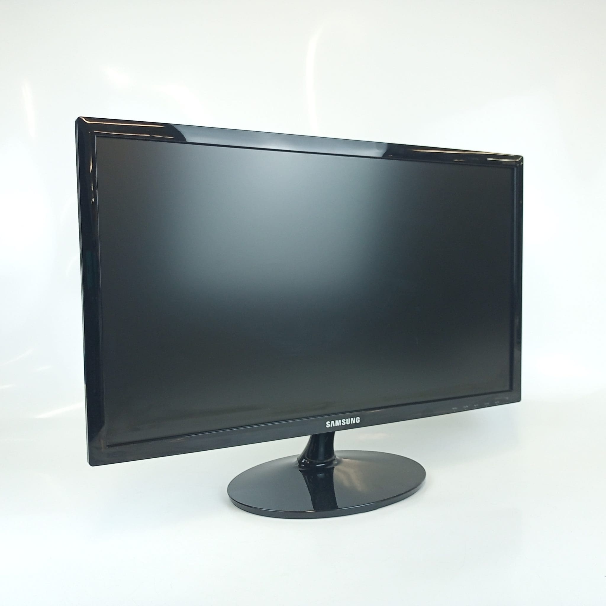 Samsung S24D330H LCD Gaming Monitor 24" Full HD W-LED (VG) | The Edinburgh Remakery